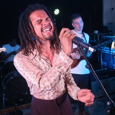 Glastonbury Festival - Josh Barry wins 2017 Emerging Talent Competition